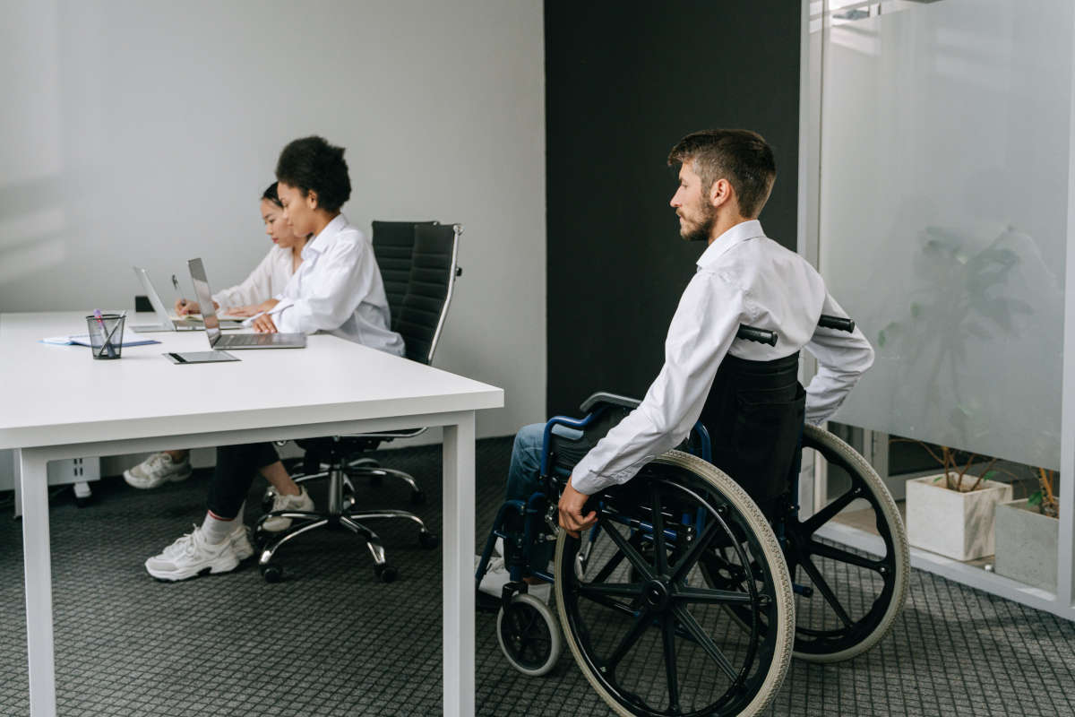 How to Avoid cultural Discrimination in the workplace - Carrie Benedet